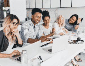 Peer-to-Peer Learning - Examples, Benefits & Challenges | Paradiso LMS